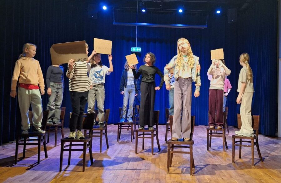 Junior Youth Theater School – Meeuw Jeugdtheaterschool